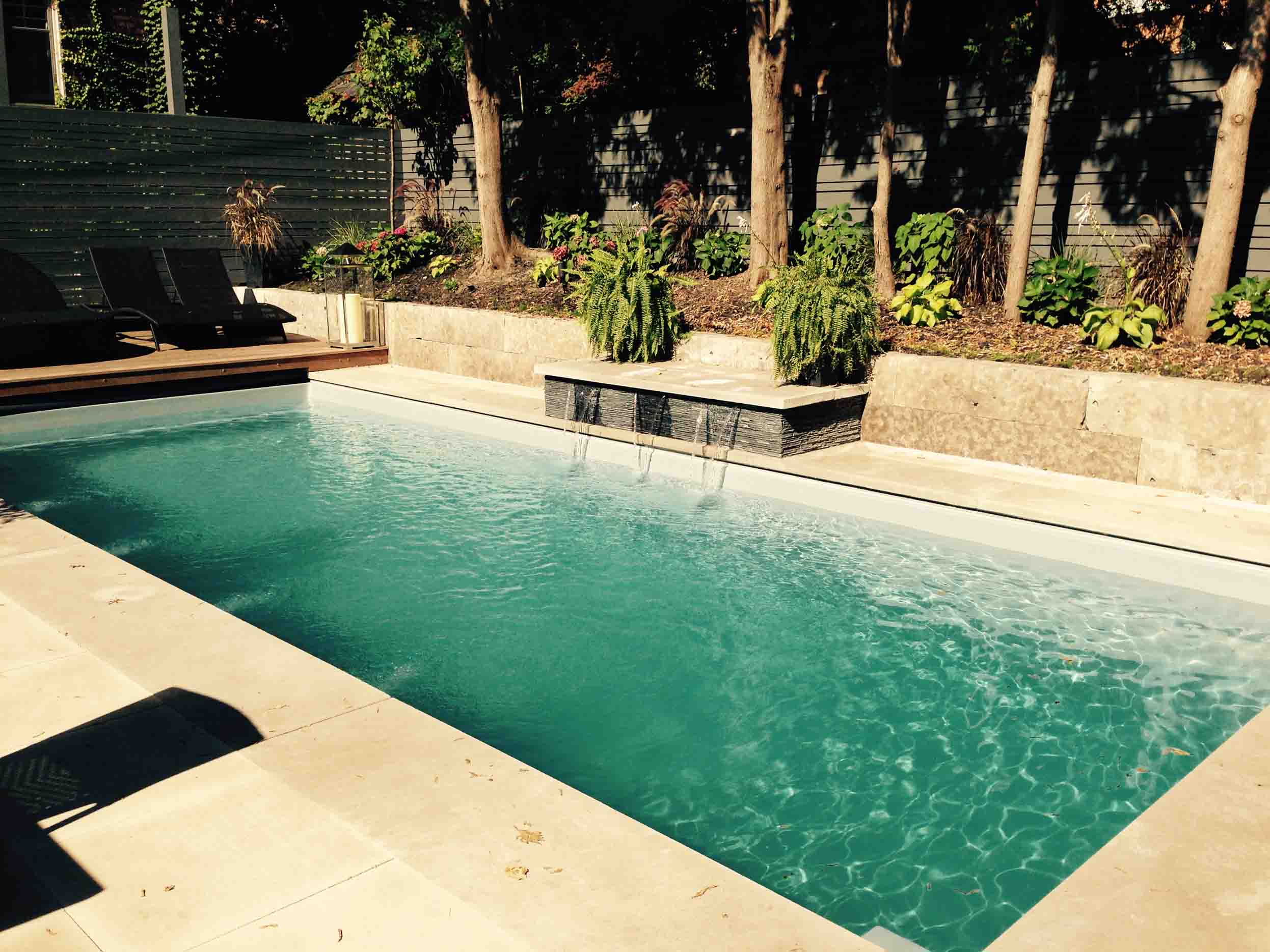 The Reflection including Splash Deck™ - Leisure Pools Fiberglass ...