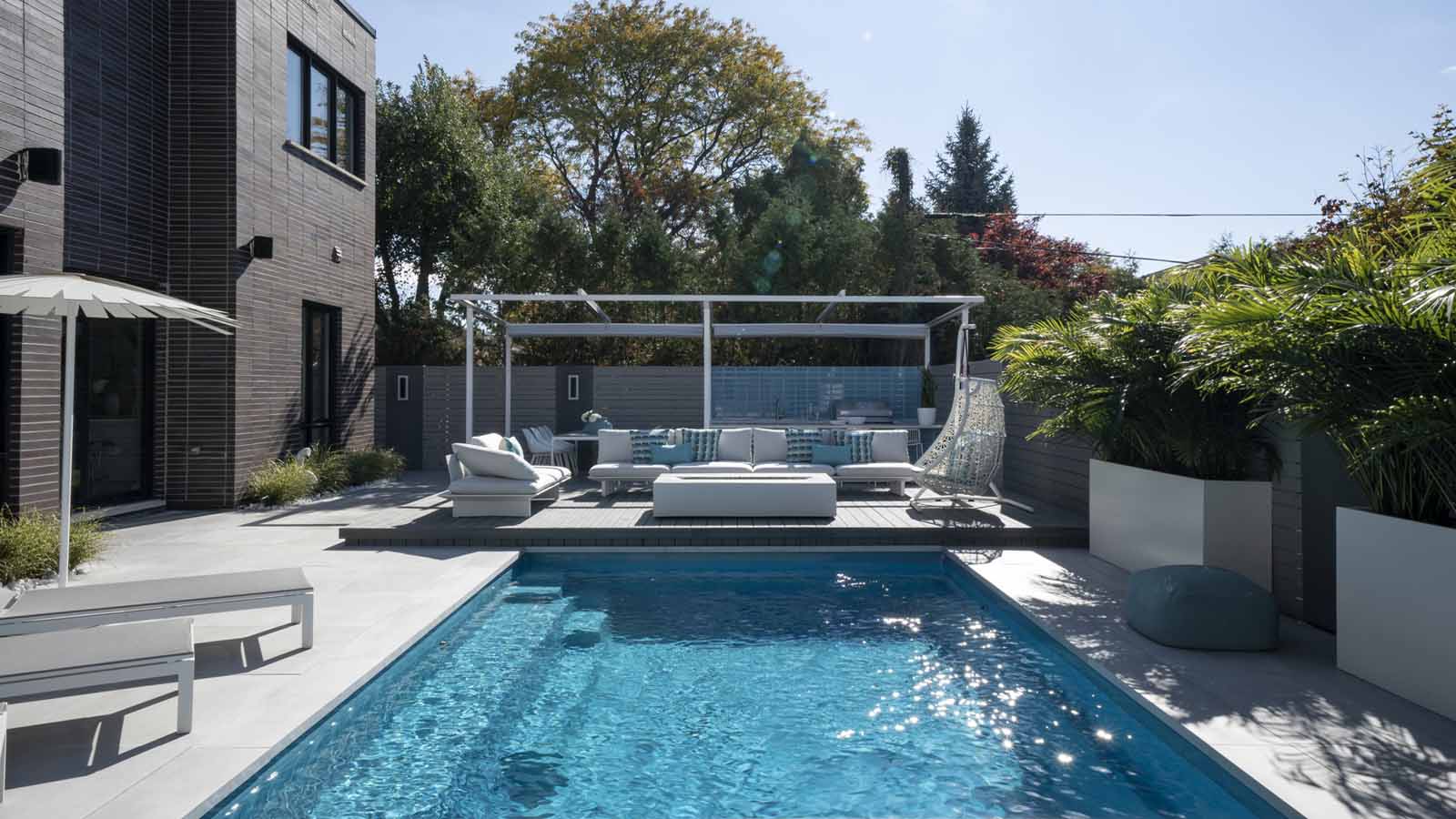 Leisure Pools of Toronto | Fiberglass swimming pool installations and ...